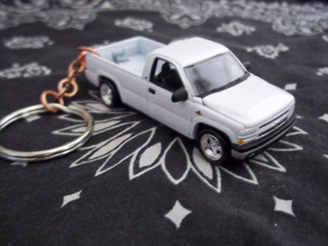 Custom Made Keychain,2000 Chevy Silverado Std Cab Pick up Truck,gloss ...