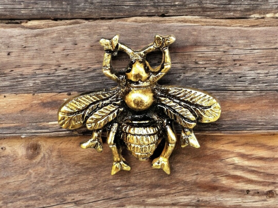 Antique Brass Bee Cabinet Knob Distressed Bronze Animal Themed Metal Cupboard Door Knob Drawer ...