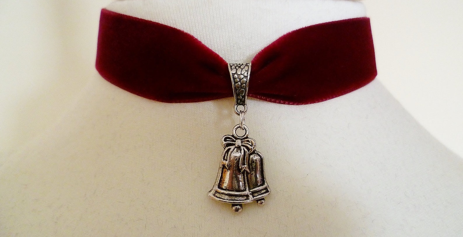 Red or Black Velvet Christmas Bell Choker - Etsy