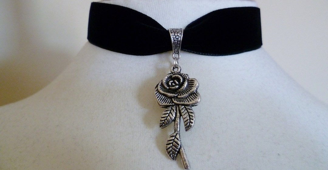 Rose Choker With Black or Red Velvet ,gothic Necklace, Medieval Choker ...