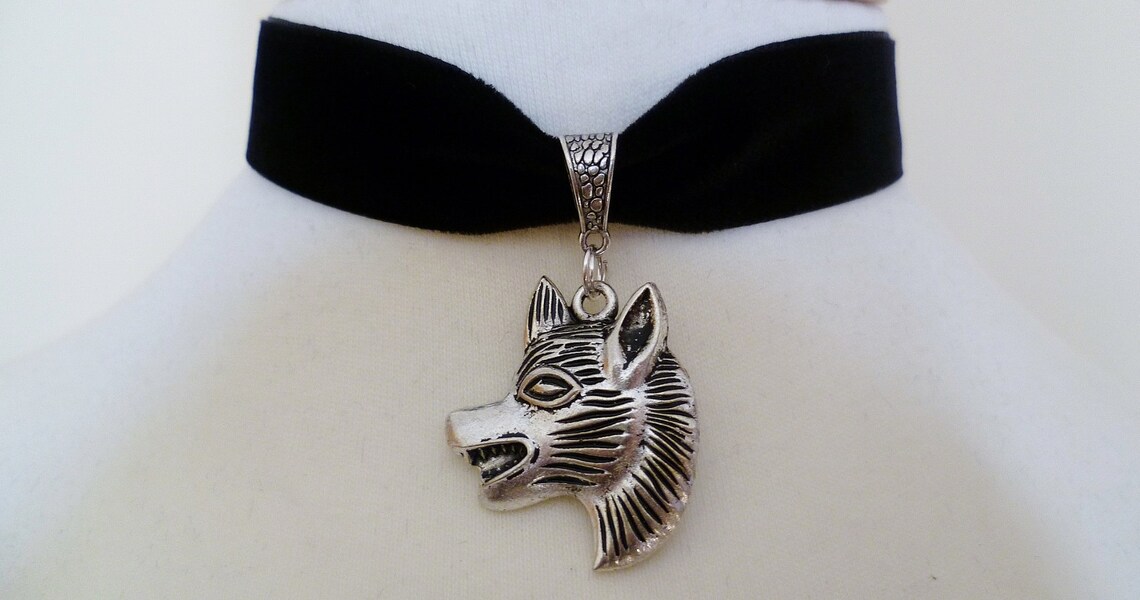 Black Velvet Wolf Choker, Gothic Necklace, Halloween - Etsy