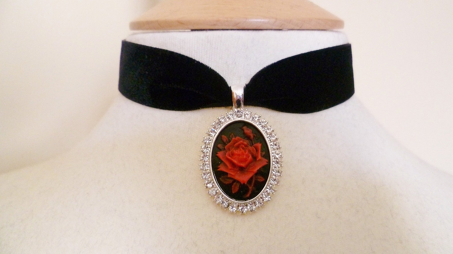Red Rose Choker, Gothic Necklace, Medieval Wedding, Rhinestone Pendant ...