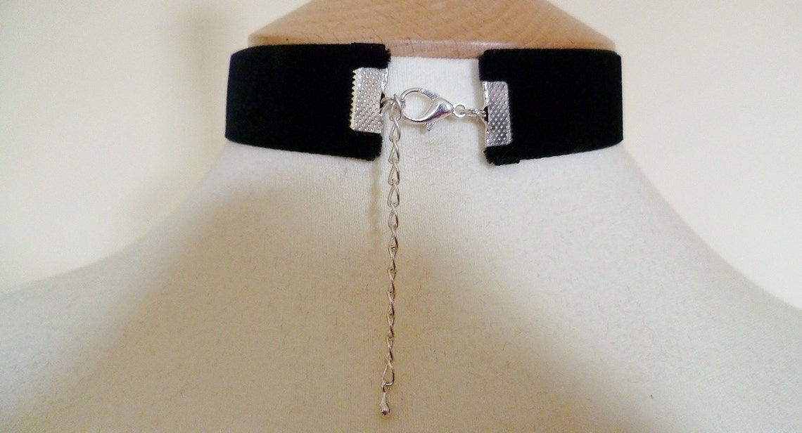 Gothic Rose Choker: Black Velvet Medieval Necklace - Etsy