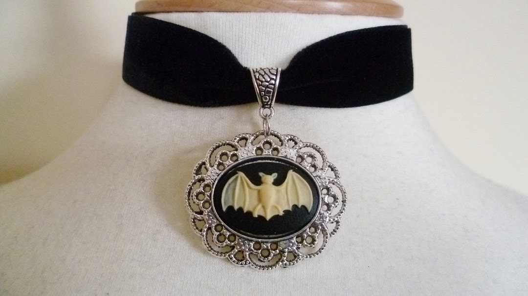 Black Velvet Bat Cameo Choker - Gothic Halloween Necklace - Etsy