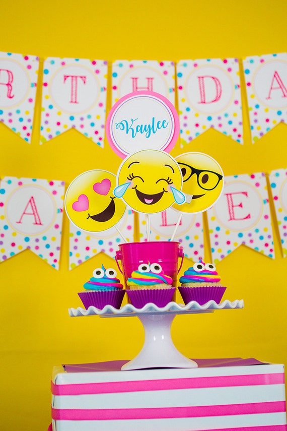 Emoji Party Centerpieces - Emoji Centerpieces - Party Pooper Table ...