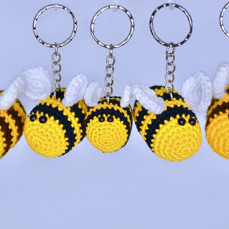 Bumble Bee Keychain - Etsy