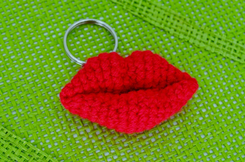 Crochet Lips Keychain PATTERN Amigurumi Crochet Red Lips - Etsy