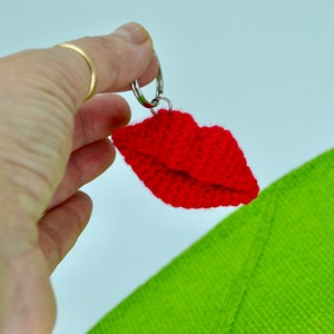 Crochet Lips Keychain PATTERN, Amigurumi Crochet Red Lips PATTERN, Hot ...