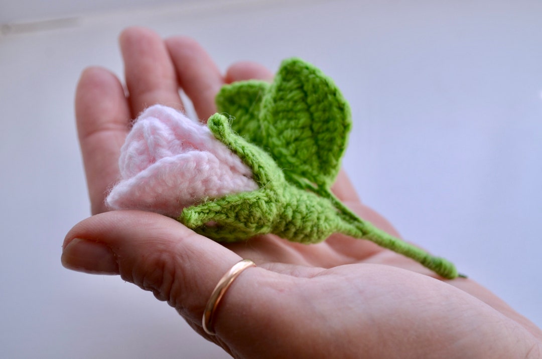 Rose Bud Crochet Pattern, Rose Bud Keychain, Rose Charm, Keyring for ...