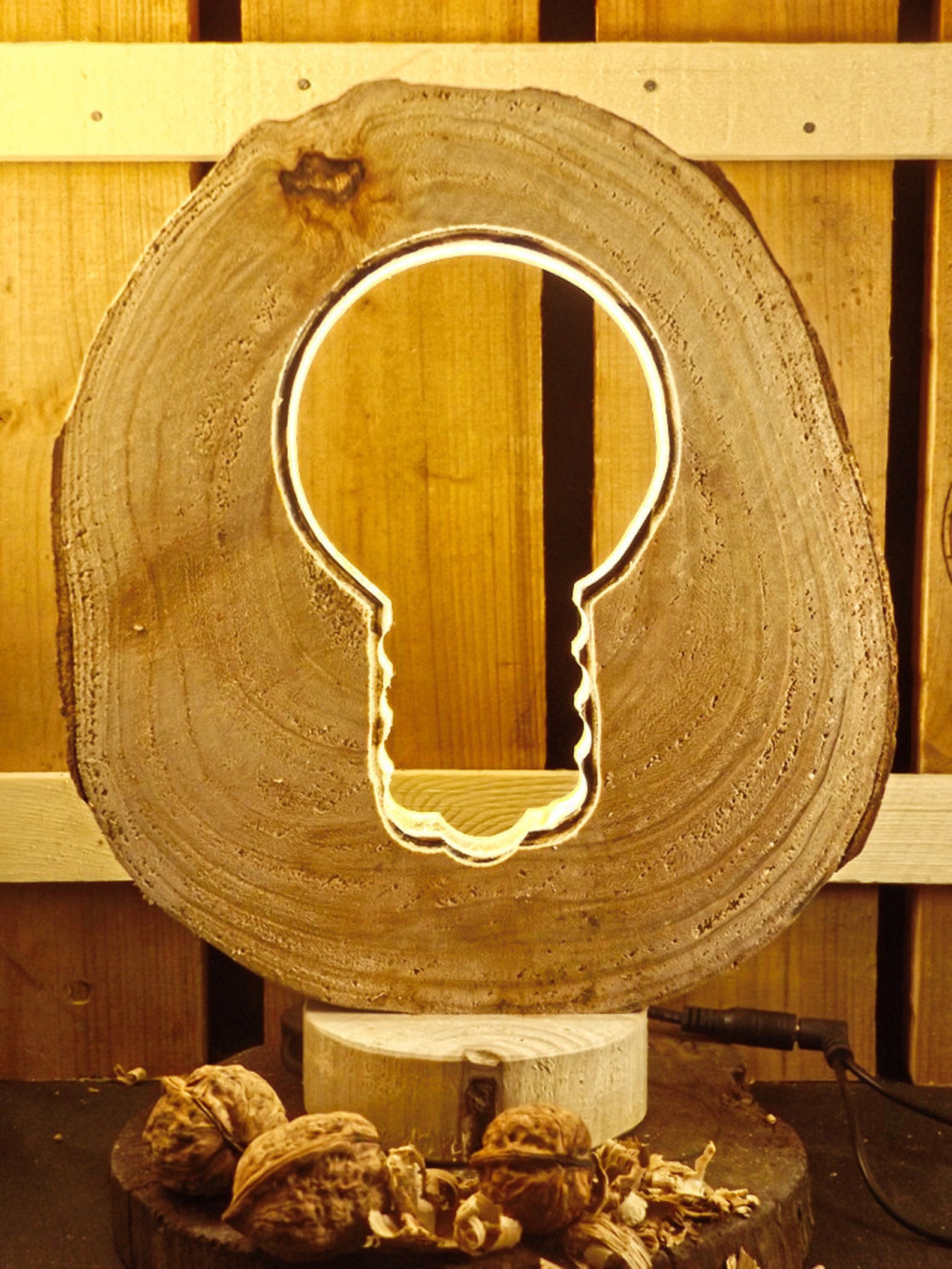 Minimalistic Design Light Bulb in Wooden Disk. Natural - Etsy