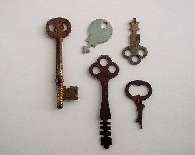 Five 5 Unique Keys, Vintage Key Collection, Great for Key Display ...