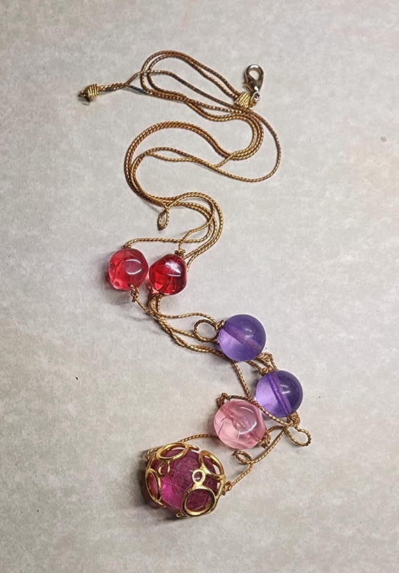 Vintage, large red and violet ball glass beaded neckl… - Gem