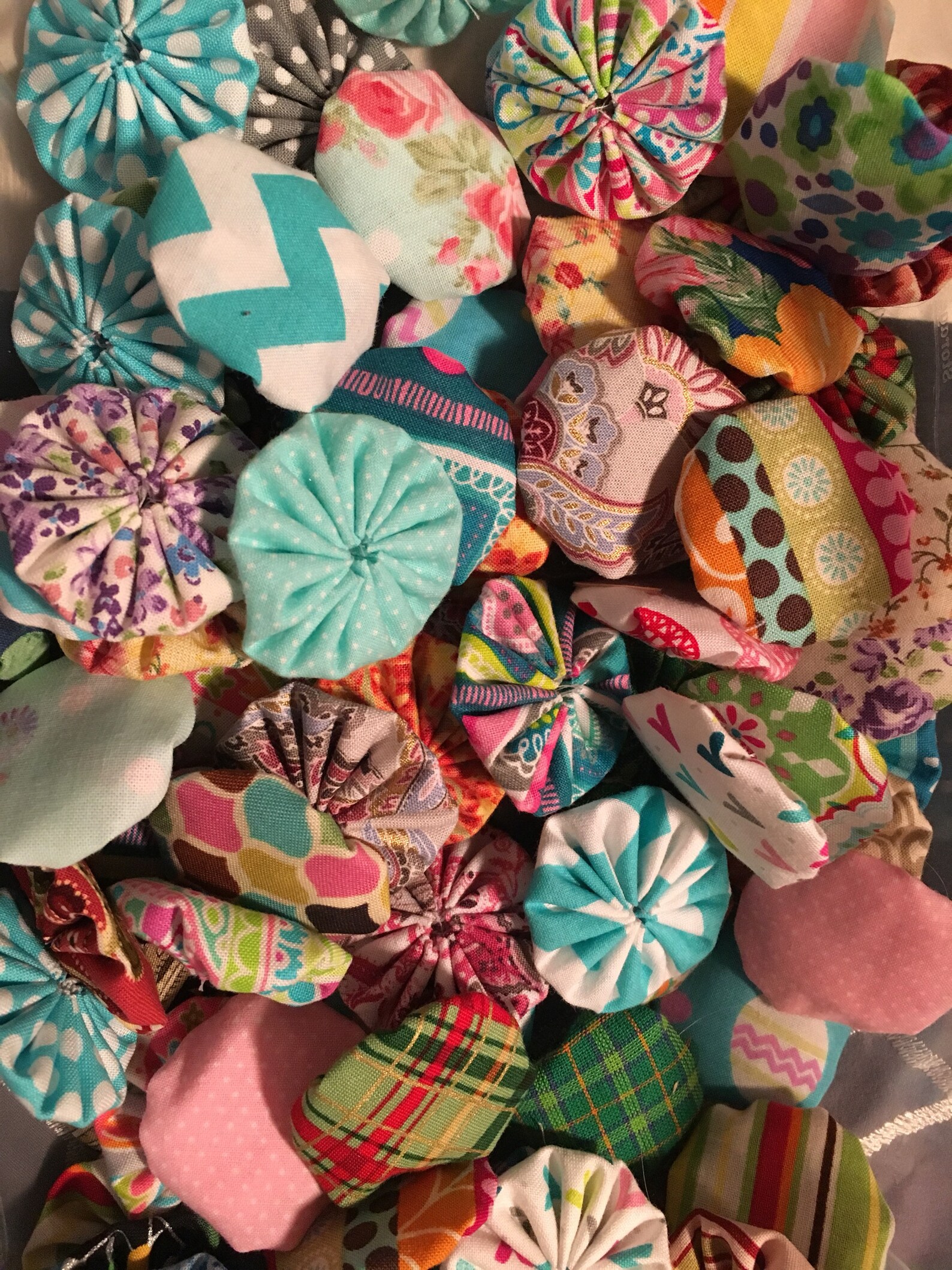 Fabric Yo-yo Grab Bags, Craft Yo-yos, Yo-yo Embellisments, Fabric ...