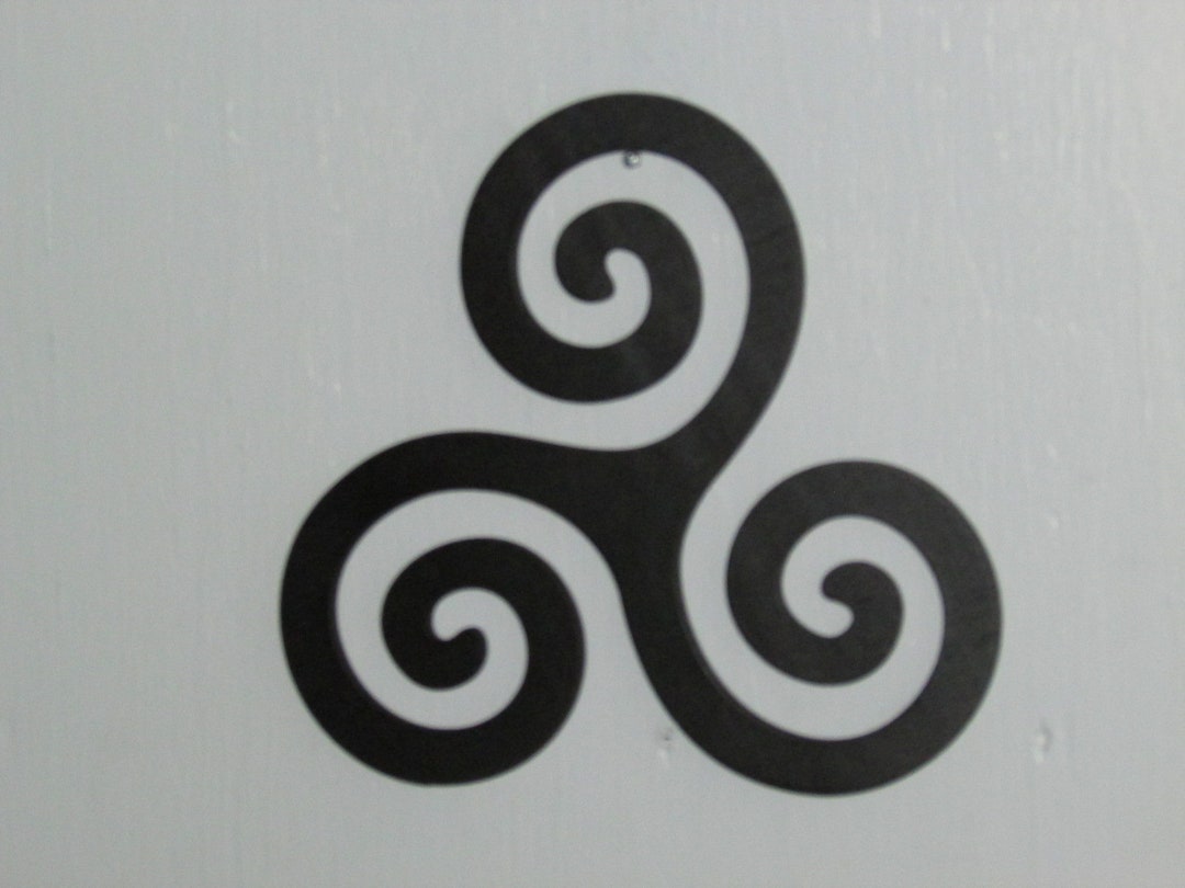 Celtic Irish TRISKELE Spiral Sign Wall Art Free Shipping and Color ...