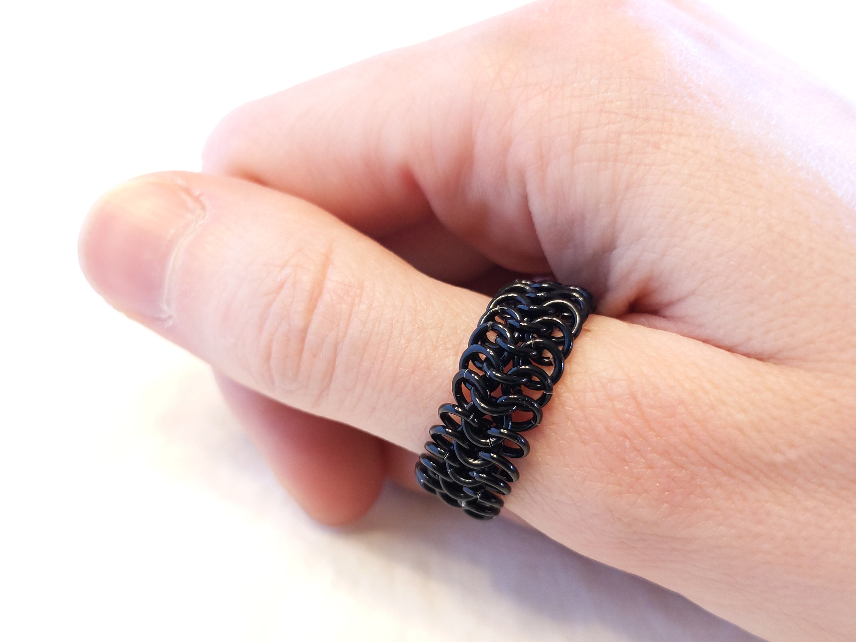 Chainmaille Fidget Ring Black Anodized Aluminum - Etsy UK