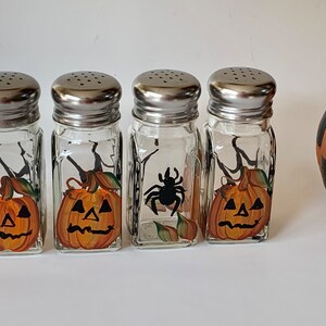 Halloween Salt and Pepper Shakers Spiders Pumpkins Halloween - Etsy