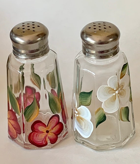 Painted salt and pepper shakers choose from white or burgundy | Etsy