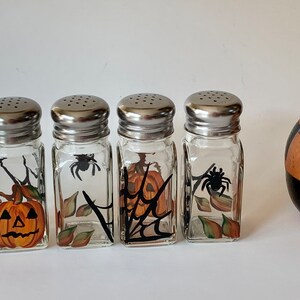 Halloween Salt and Pepper Shakers Spiders Pumpkins, Halloween Table ...