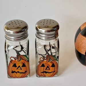 Halloween Salt and Pepper Shakers Spiders Pumpkins, Halloween Table ...