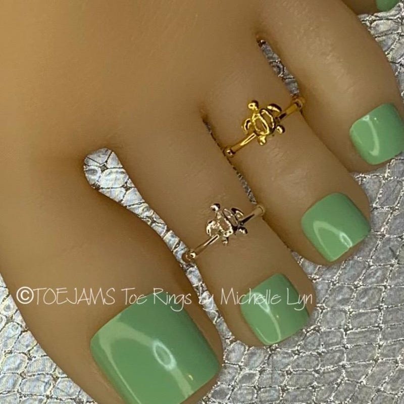Turtle Toe Ring - Etsy