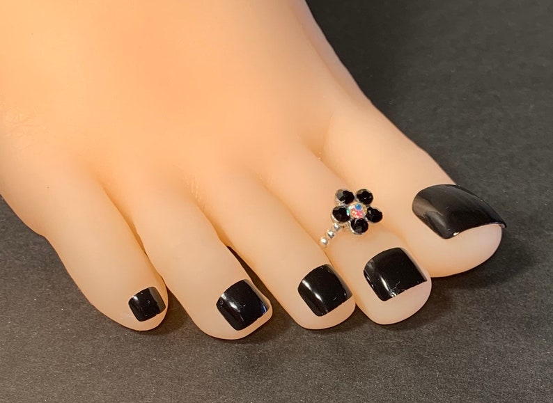 Black Crystal Super Sparkly Flower Toe Ring | Etsy
