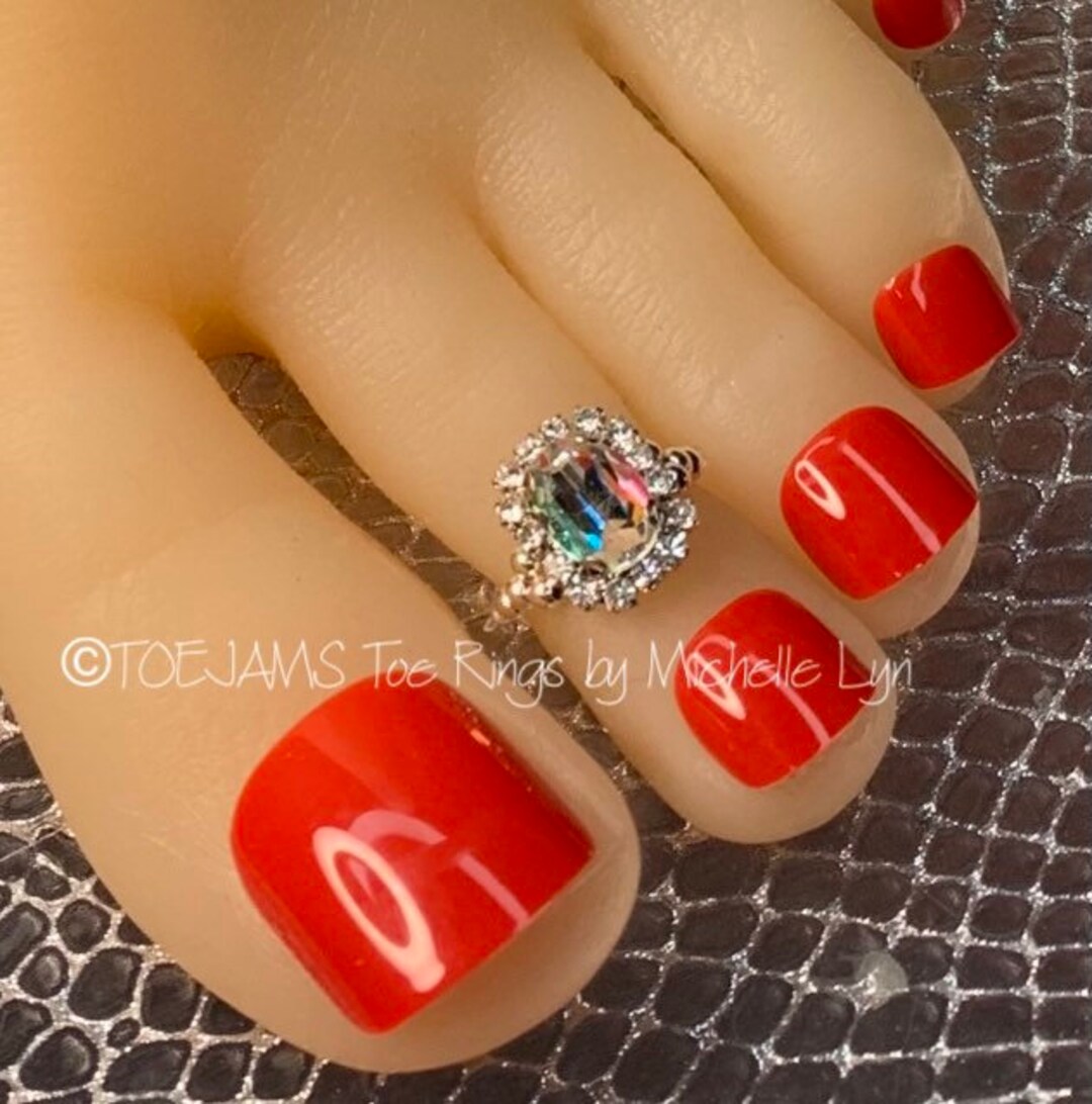 Iridescent Clear Rectangular Crystal With Halo Beaded Band Toe Ring ...