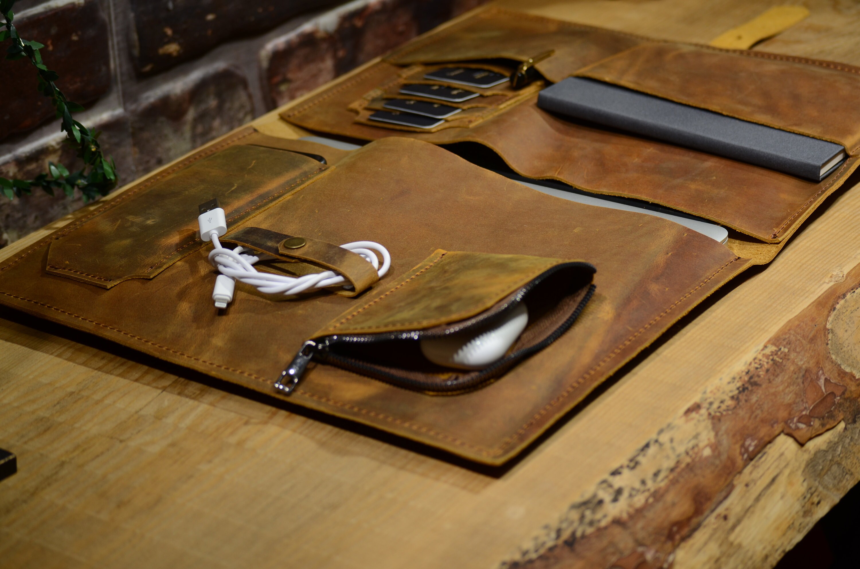 Macbook IPad Organizer macbook-ipad-organizer