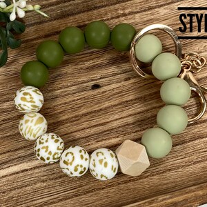 Silicone Bead Wristlet Keychain | Gold Leopard Print & Green | Stretchy ...