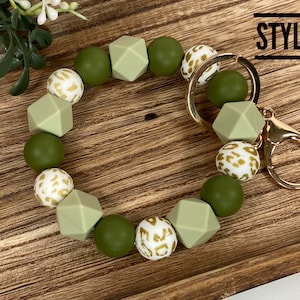 Silicone Bead Wristlet Keychain | Gold Leopard Print & Green | Stretchy ...