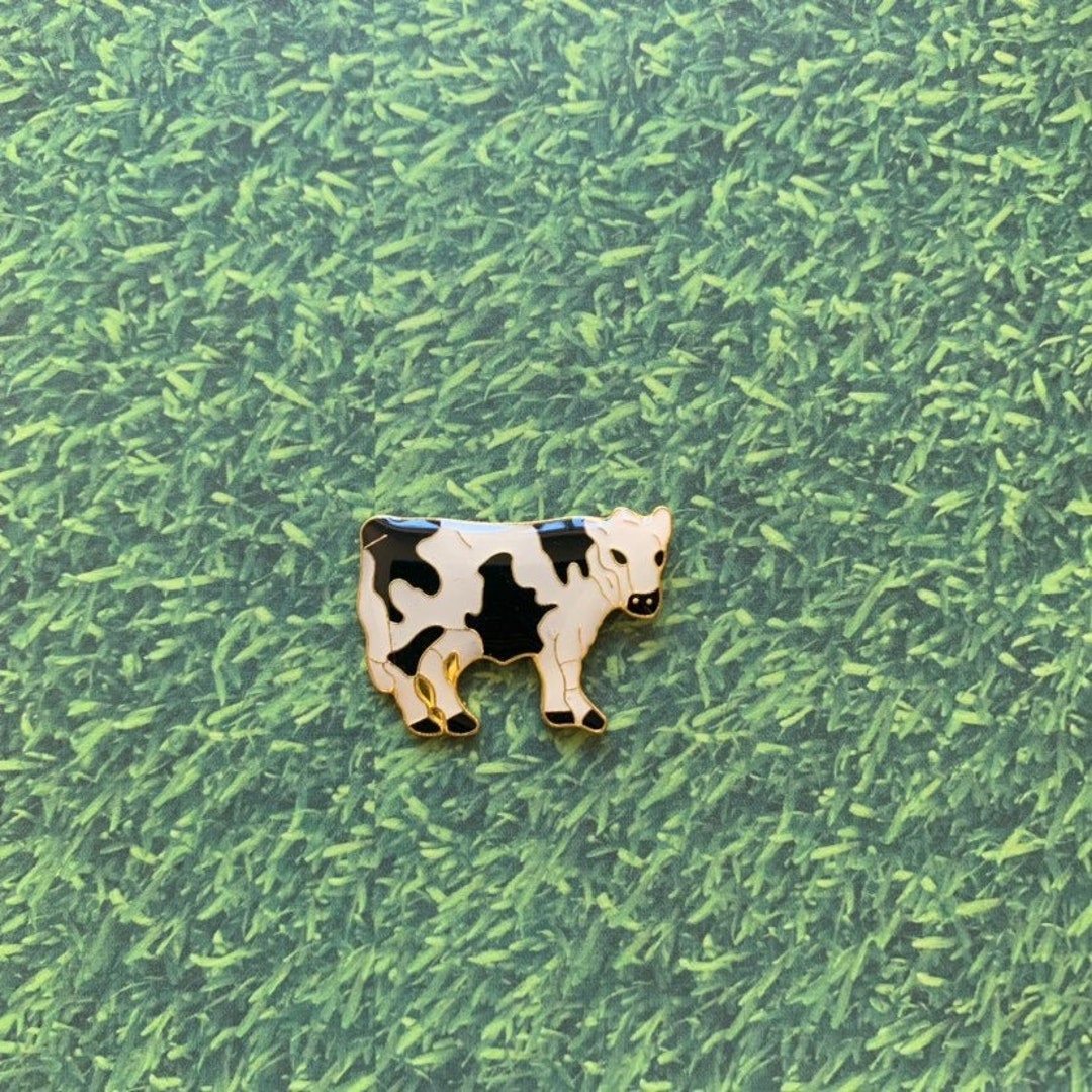 HOLSTEIN COW PIN / Vintage Pin Enamel Pin 80s 80's Pin Hat Tac Tie Tac ...