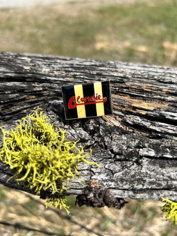 BLONDIE PIN / vintage rock pin 80's pin hat tac tie t… - Gem