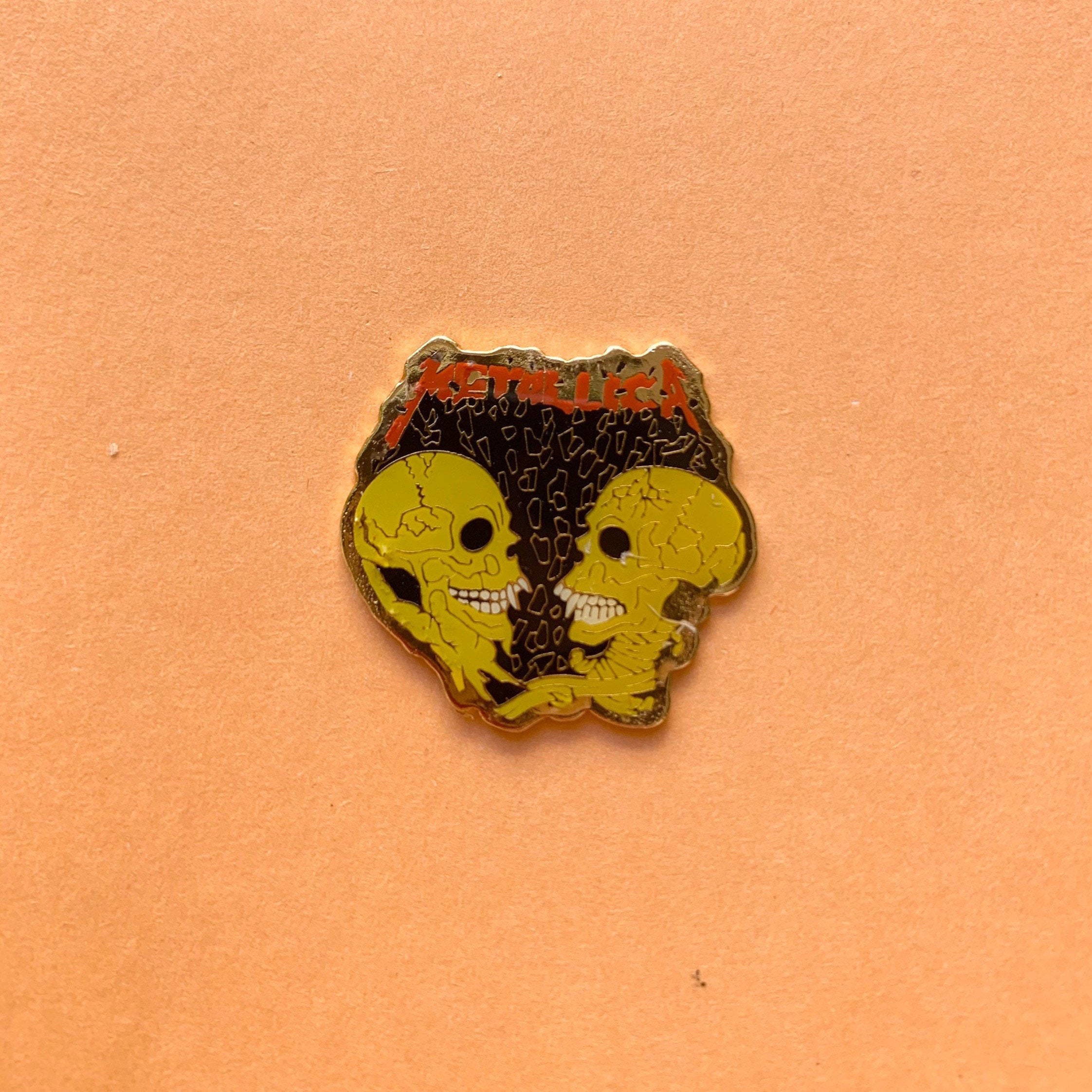 METALLICA pin / vintage pin enamel pin hat tac pinback button | Etsy