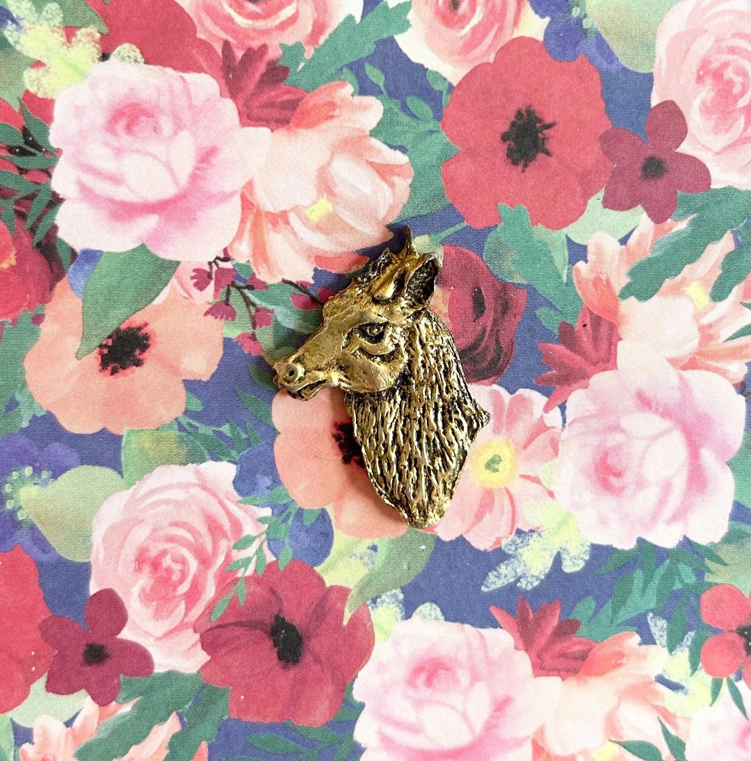 LLAMA ALPACA PIN / Vintage Pin Enamel Pin 80s 80's Pin Hat Tac Tie Tac ...