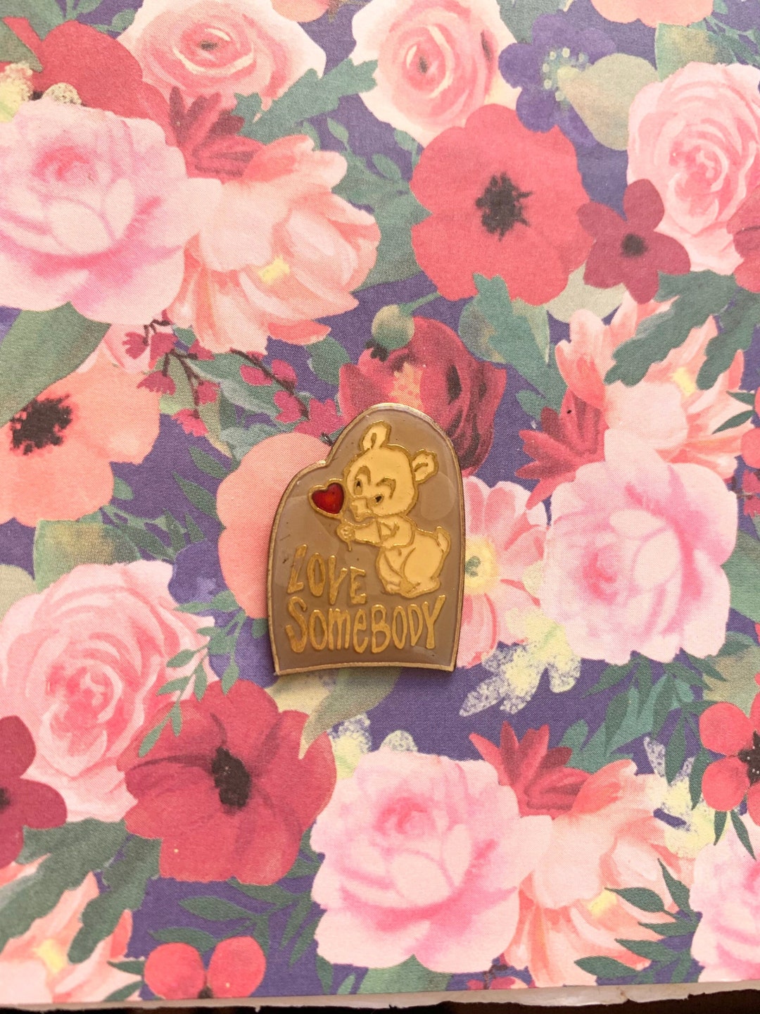LOVE SOMEBODY pin / vintage pin enamel pin 80s 80's pin button jacket ...