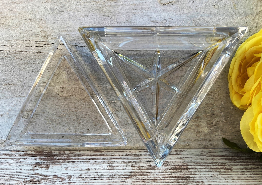 VINTAGE RARE TRIANGLE Crystal Dish, Cut Glass Candy Dish, Trinket Dish ...