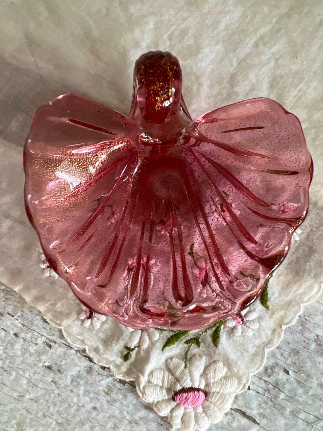 Vintage Hand Blown Pink Glass Dish, Glass Seashell, Pink & Gold Flecked ...