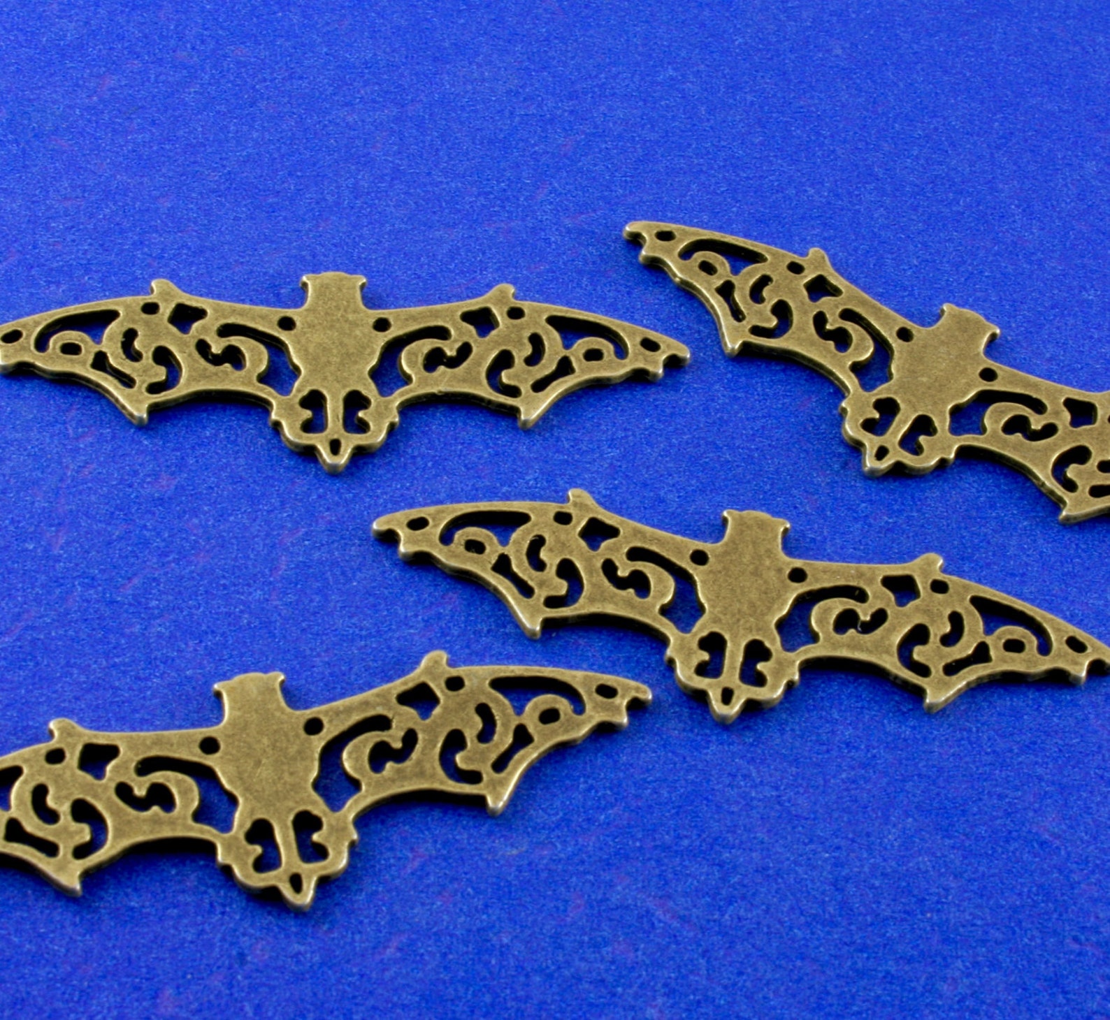 1 or 4 pcs Antique Brass Bat Pendant Filigree Bat Charm | Etsy