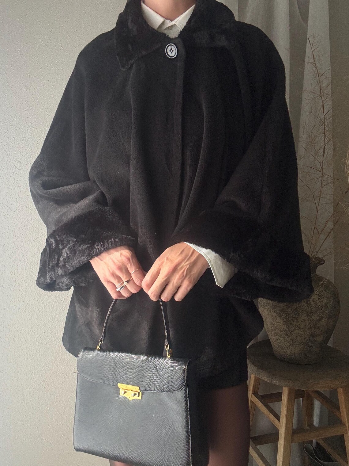 Standout Vintage Unique Black Poncho Cozy Cape Coat Faux Fur Collar ...