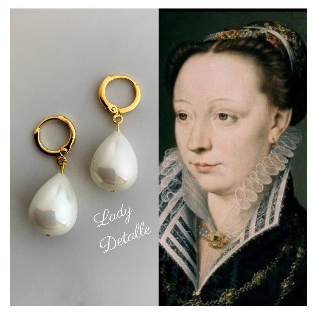 Catherine De Medici Small SHELL Pearl HOOP Earrings Small 16k - Etsy