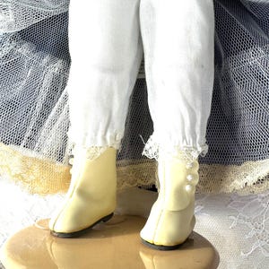 Vintage IMSCU Victorian Porcelain Doll 17 Tall Doll Deep Blue Velvet ...