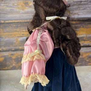 Vintage IMSCU Victorian Porcelain Doll 17 Tall Doll Deep Blue Velvet ...