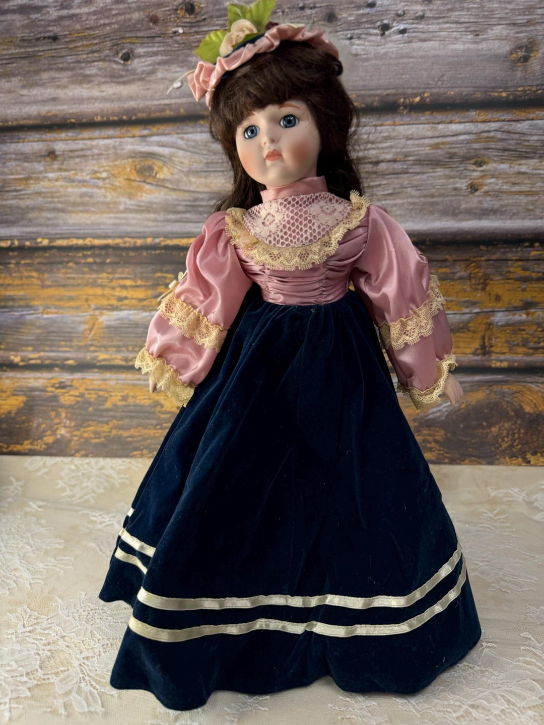 Vintage IMSCU Victorian Porcelain Doll 17 Tall Doll Deep Blue Velvet ...