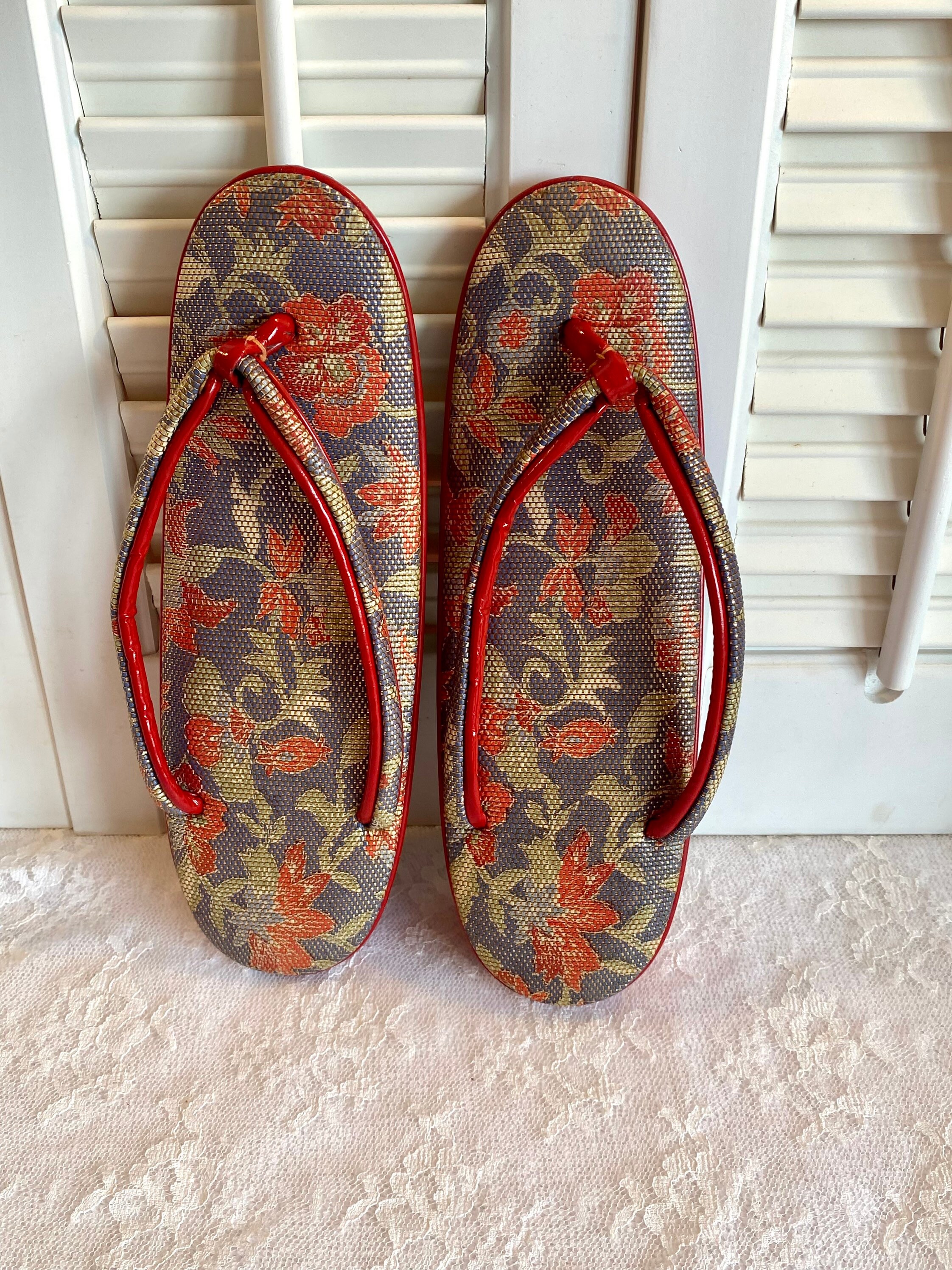 Vintage Zori Sandals ~ Japanese Style Sandals ~ Red Vinyl With Flower ...
