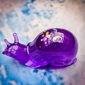 Glow in the Dark Purple Snails, Emotional Support Snail, Moon Animal Resin Figurine Décor ...