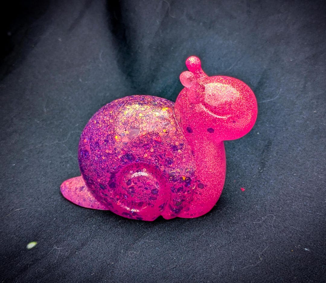 Glowing Snails, Emotional Support Snail, Animal Resin Figurine Décor, Forestcore Teen Gift, Pink ...