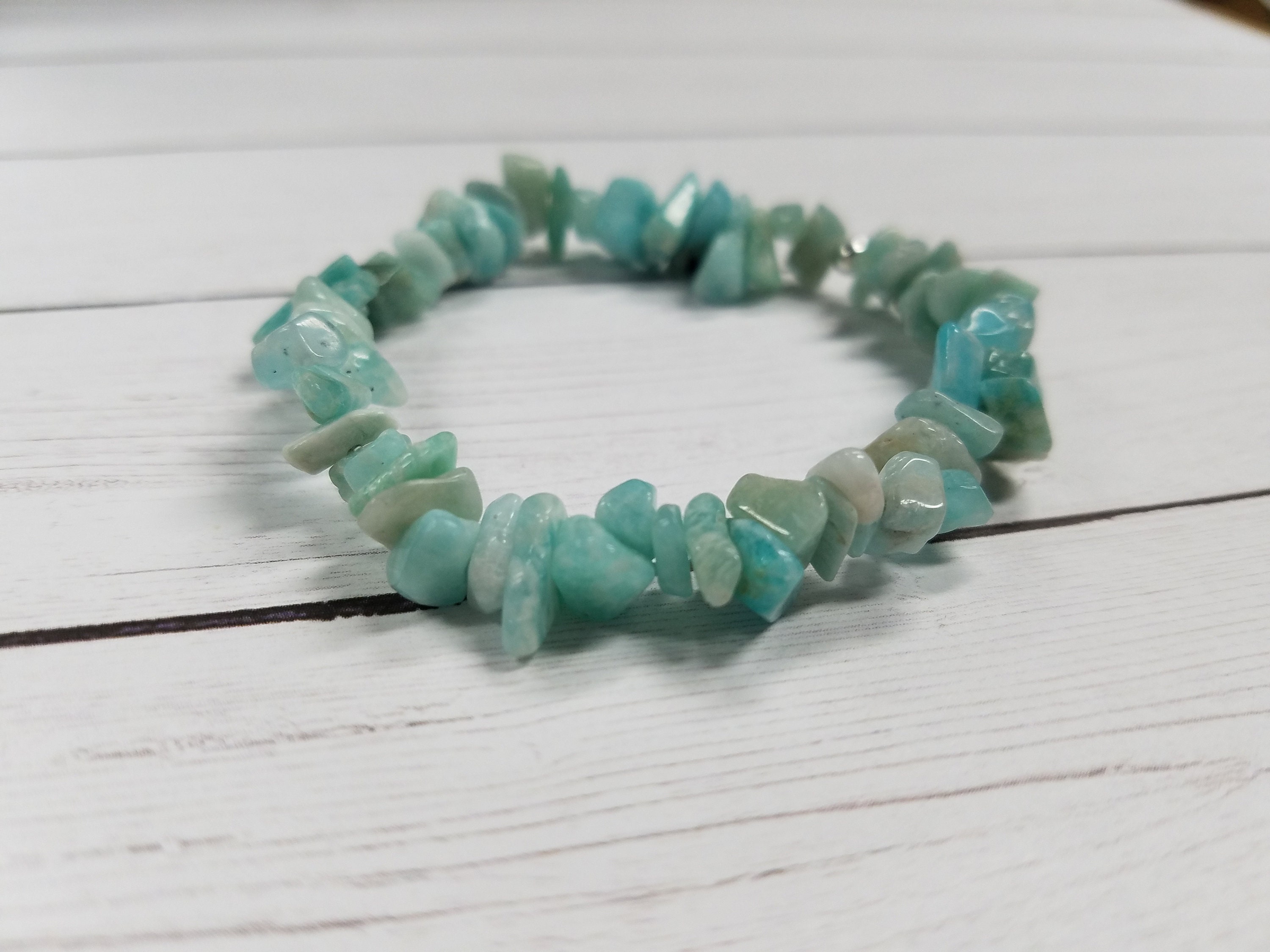 Pulsera de piedra de chip amazonita - Etsy España