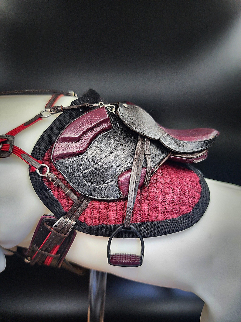 LSQ Breyer Peter Stone Resin Model Horse Eventing Tack Set Deluxe Color ...