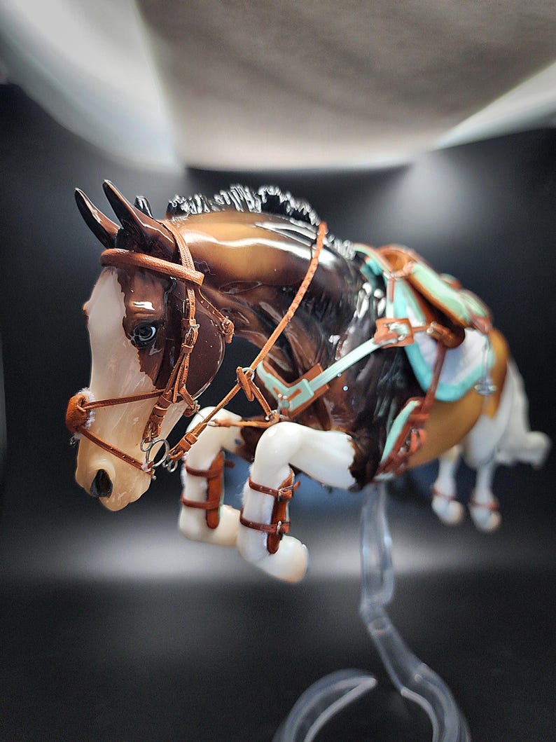 LSQ Breyer Peter Stone Resin Model Horse Eventing Tack Set Deluxe Color ...