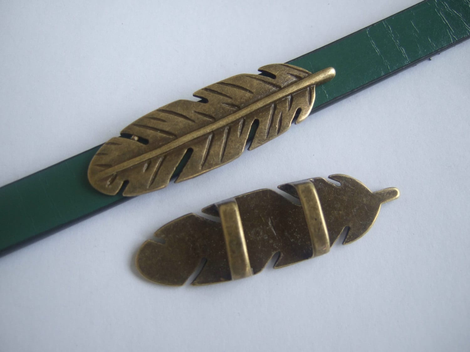 5pcs 10x2mm Flat Feather 10mm Flat Leather Findings Feather Slider ...