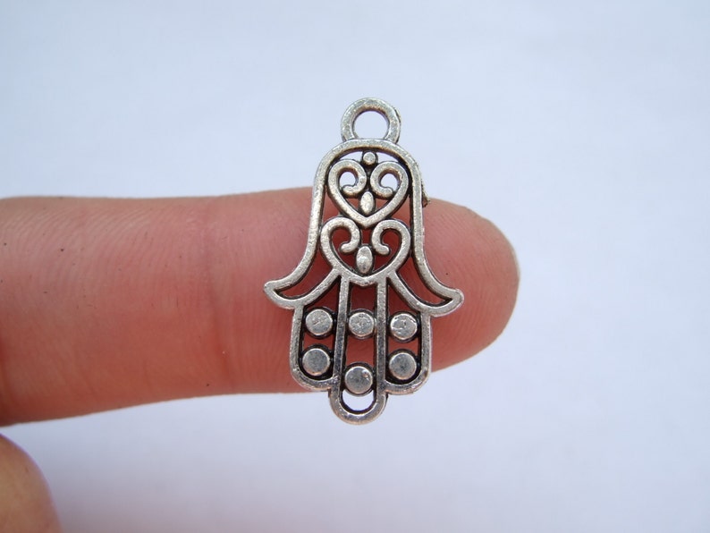 15 Antique Silver Fatima Hand Charms 22x14mm H66 | Etsy